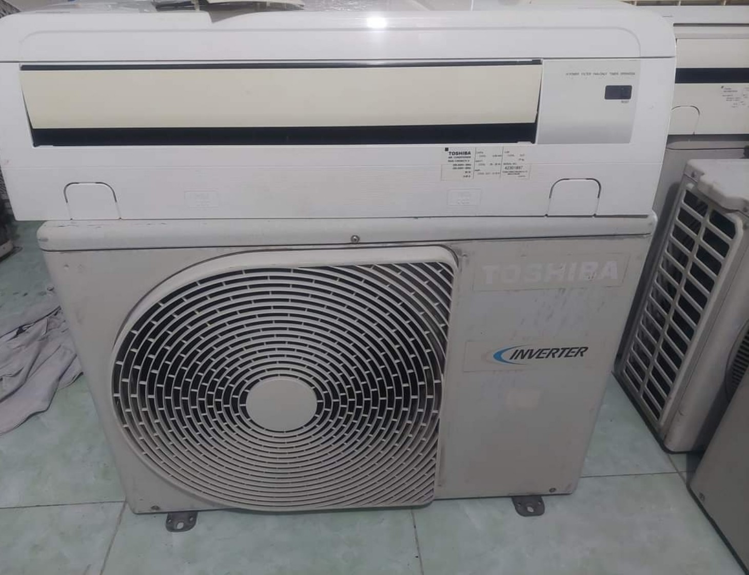 Máy lạnh Toshiba inverter 1.5Hp đã qua sử dụng mới 90%